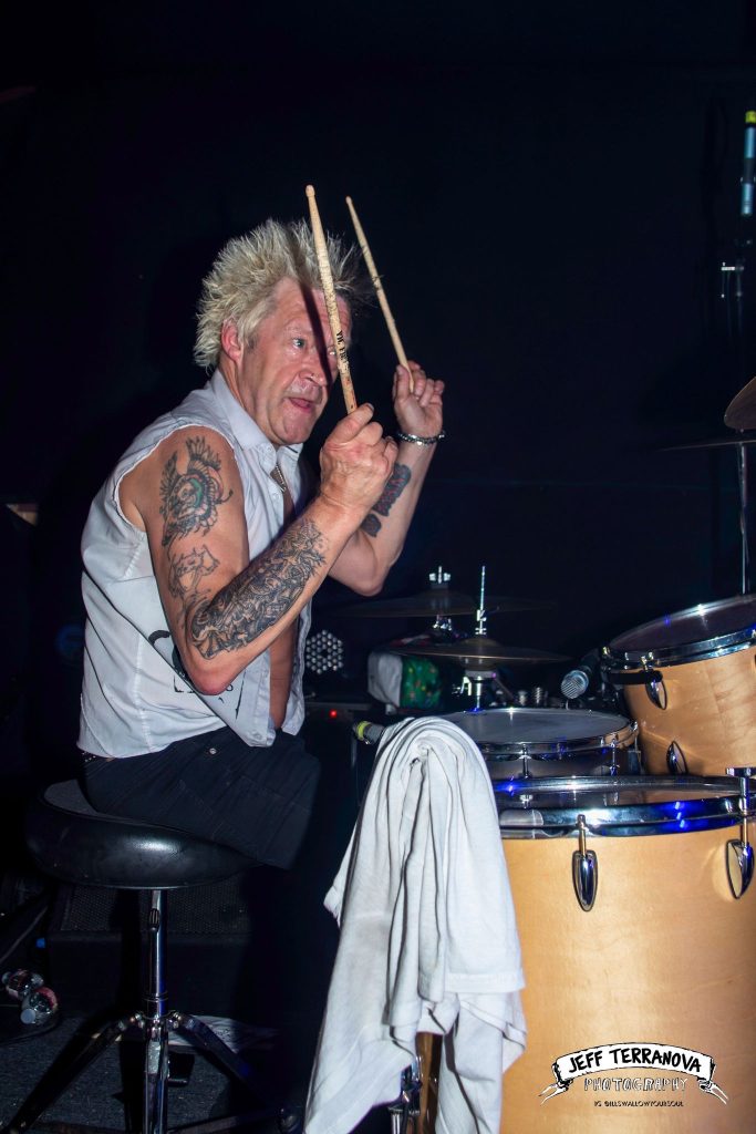 999 - Live In Los Angeles - ThePunkSite.com